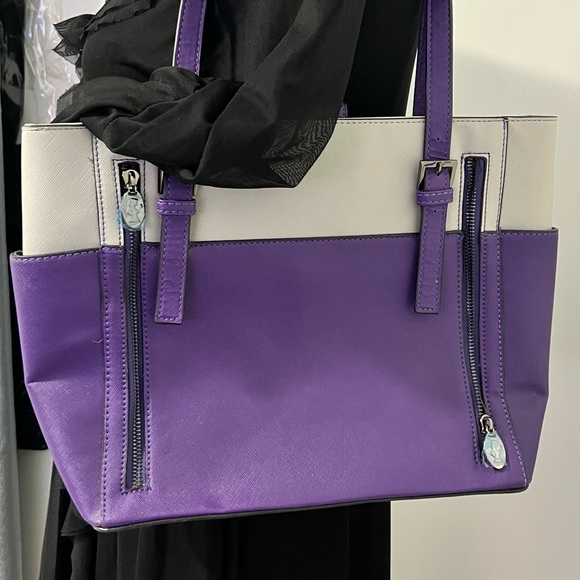 DAMSEL IN DEFENSE | Bags | Heidy Way Purse Daphne Collection Ccarry Two ...